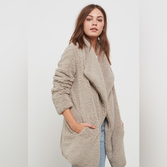 BB Dakota | Jackets & Coats | Bb Dakota Daylin Faux Fur Drape Jacket Xs ...